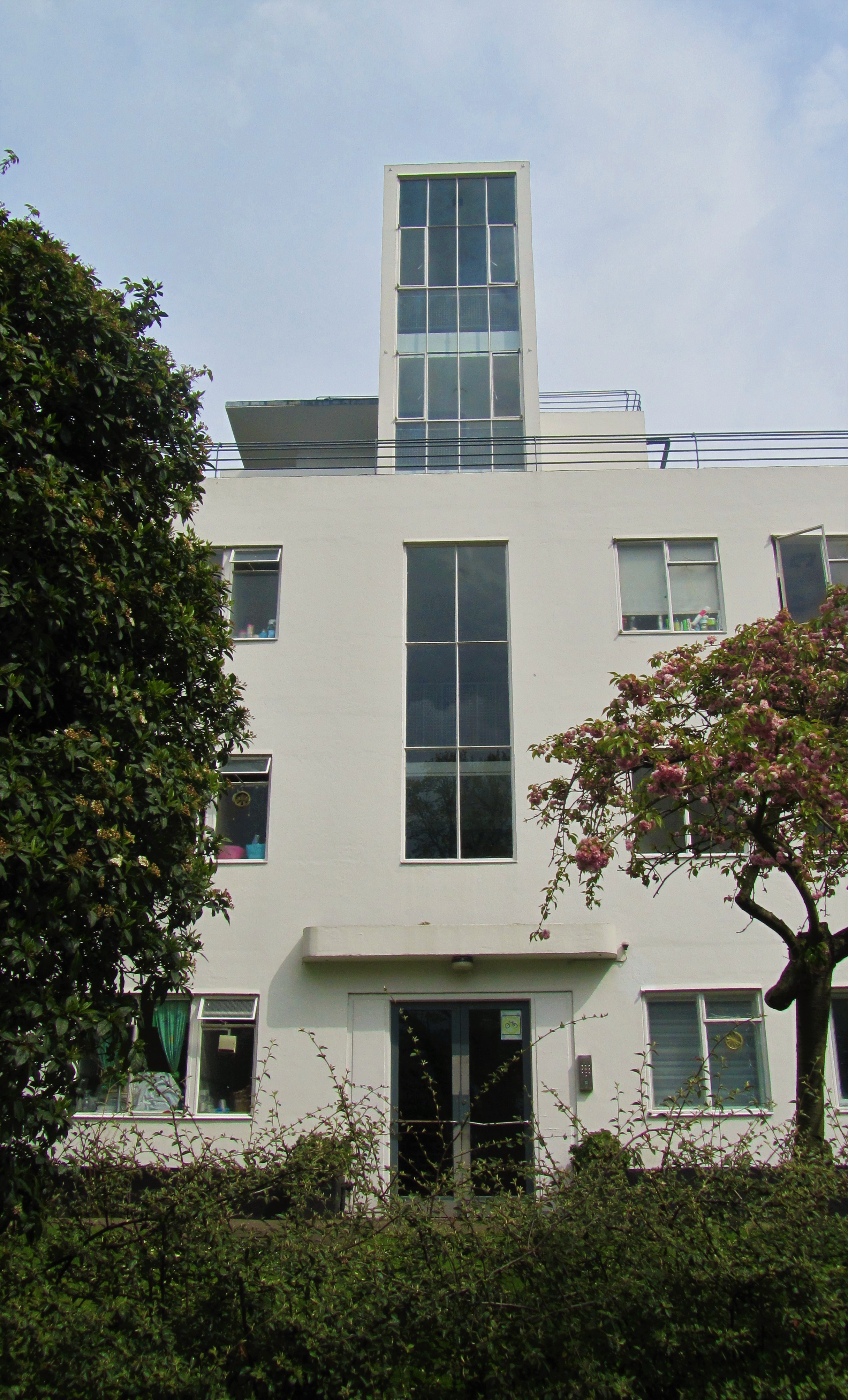 Pullman Court, Streatham, London (1936) – M O D E R N I S T TOURISTS