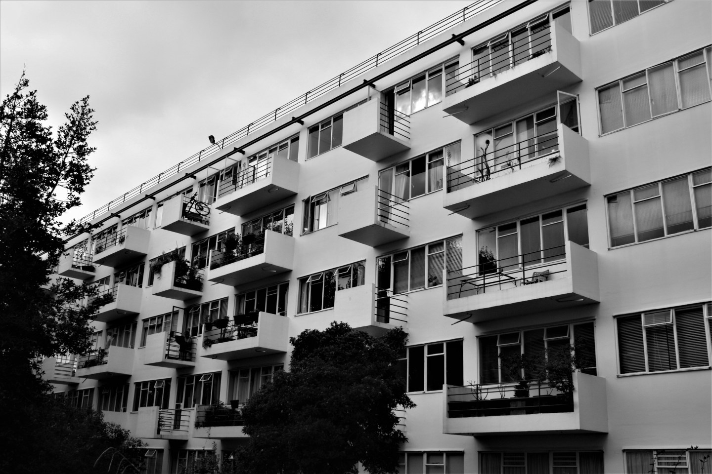 Pullman Court, Streatham, London (1936) – M O D E R N I S T TOURISTS