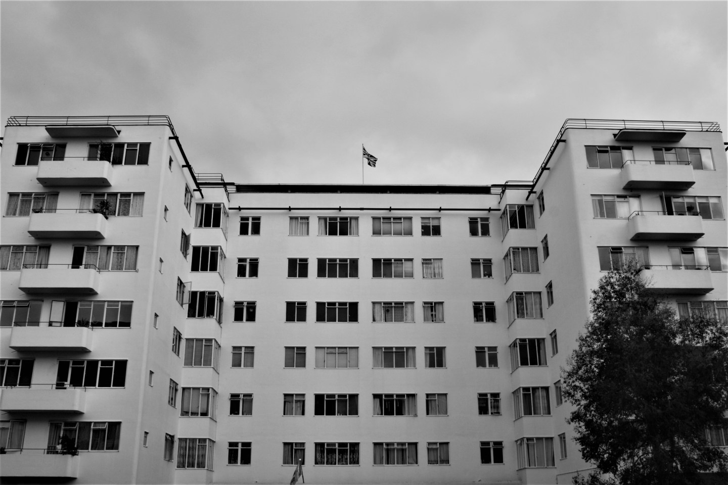 Pullman Court, Streatham, London (1936) – M O D E R N I S T TOURISTS