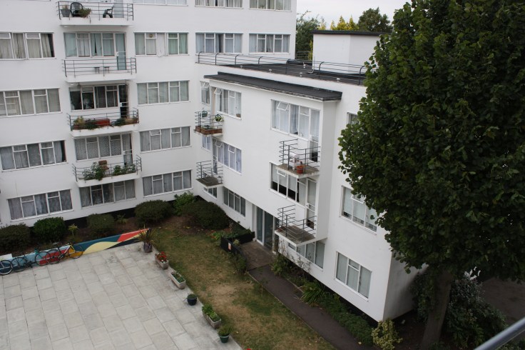 Pullman Court, Streatham, London (1936) – M O D E R N I S T TOURISTS