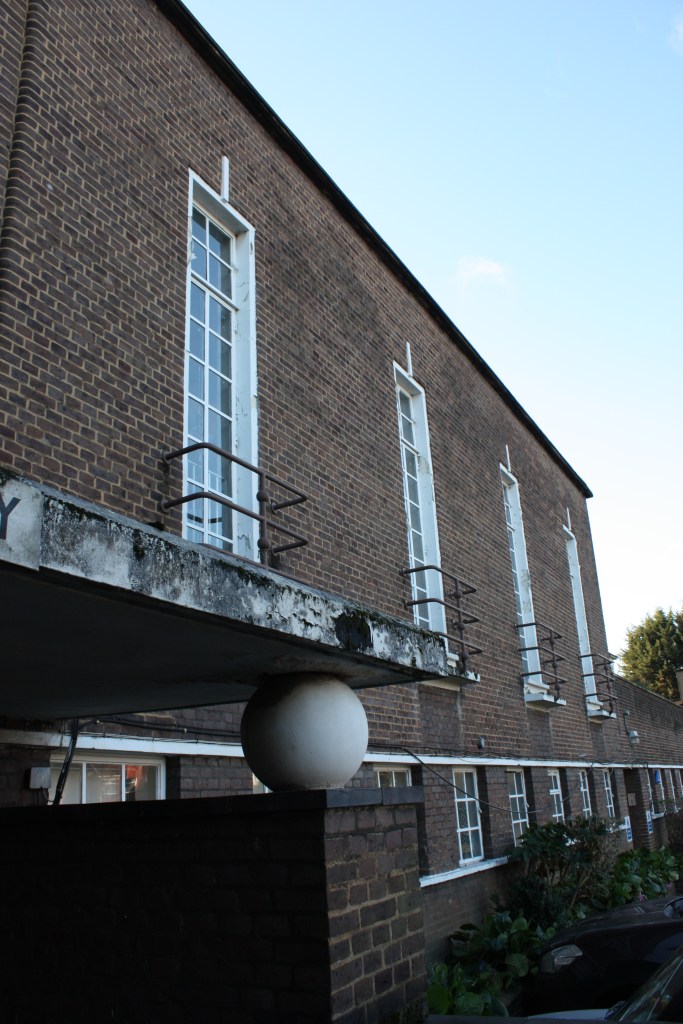 Bowes Road municipal buildings, London (1935-1940) – M O D E R N I S T ...